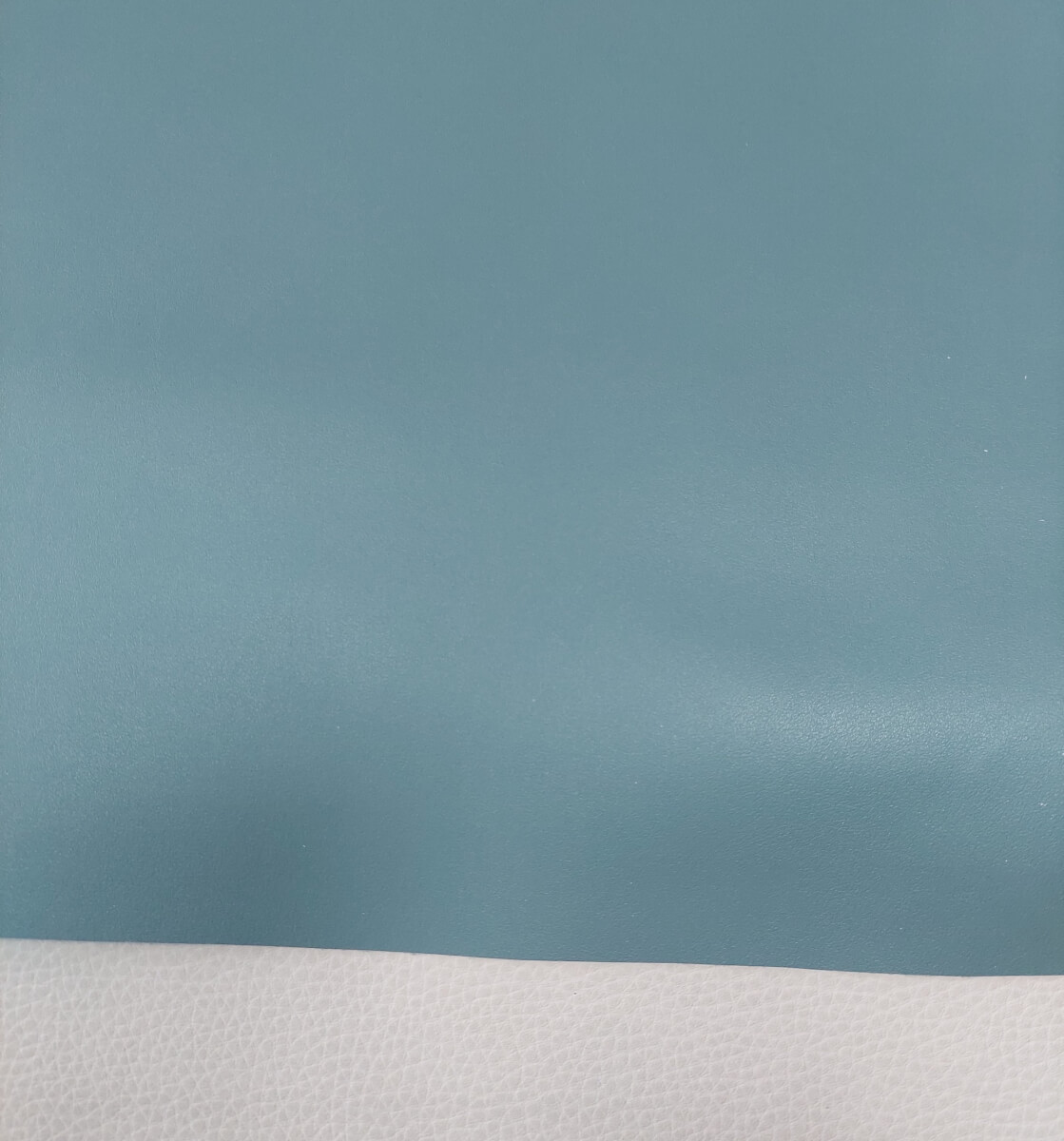 Galanterinė/Avalyninė oda - Turkio spalva, vidut. kietumo, lygi, 1,6mm ...