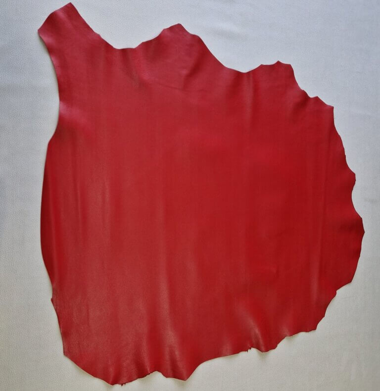 Haberdashery/Clothing leather - Red, soft, smooth, 1,0mm, 75x65cm - Revaris